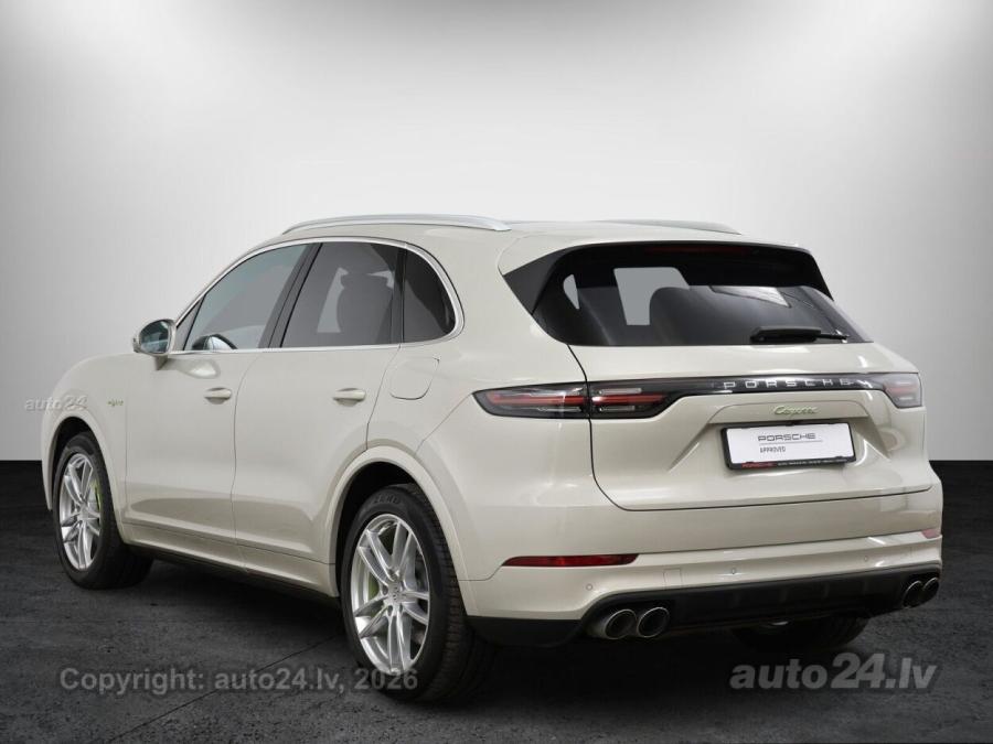 Smilšu krāsa Porsche Cayenne 2022 Tallina, ar dzinēja tilpumu 3.00 L un nobraukumu 24 tūkst. km par 80000 €, foto 4 vietnē AUTOMOTO.COM.LV