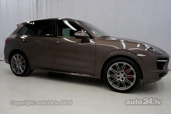 Smilšu krāsa Porsche Cayenne 2014 Tallina, ar dzinēja tilpumu 4.80 L un nobraukumu 304 tūkst. km par 20900 €, foto 4 vietnē AUTOMOTO.COM.LV
