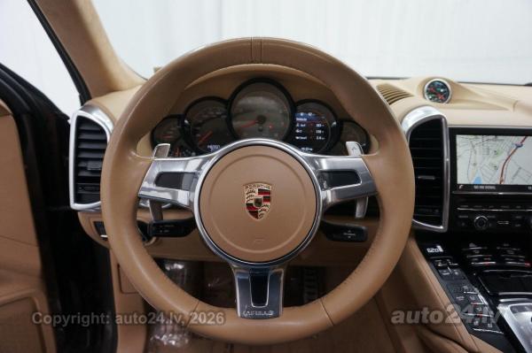 Smilšu krāsa Porsche Cayenne 2014 Tallina, ar dzinēja tilpumu 4.80 L un nobraukumu 304 tūkst. km par 20900 €, foto 11 vietnē AUTOMOTO.COM.LV