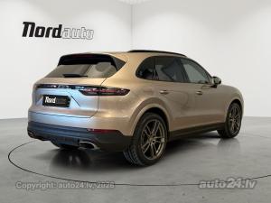 Smilšu krāsa Porsche Cayenne 2018 Tallina, ar dzinēja tilpumu 3.00 L un nobraukumu 133 tūkst. km par 43900 €, foto 3 vietnē AUTOMOTO.COM.LV