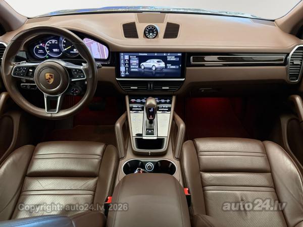 Beige Porsche Cayenne 2018 in Tallinn, with an engine capacity of 3.00 L and mileage of 133 thousand km for 43900 €, photo 7 on AUTOMOTO.COM.LV