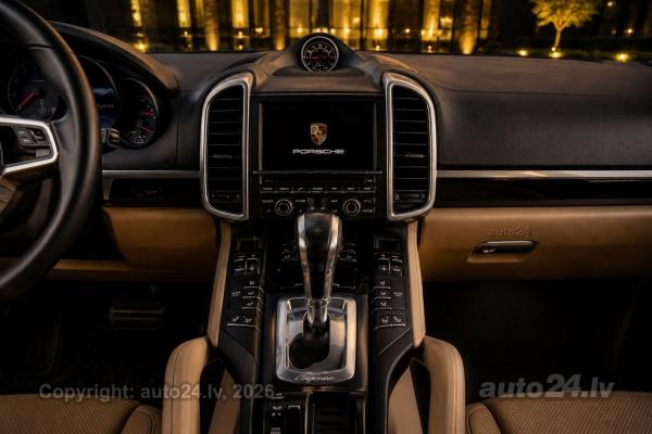 Melns Porsche Cayenne 2017 Tallina, ar dzinēja tilpumu 3.00 L un nobraukumu 168 tūkst. km par 34500 €, foto 6 vietnē AUTOMOTO.COM.LV