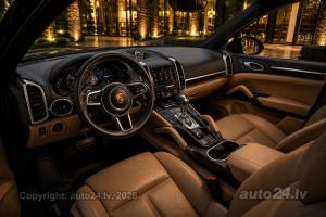 Black Porsche Cayenne 2017 in Tallinn, with an engine capacity of 3.00 L and mileage of 168 thousand km for 34500 €, photo 8 on AUTOMOTO.COM.LV