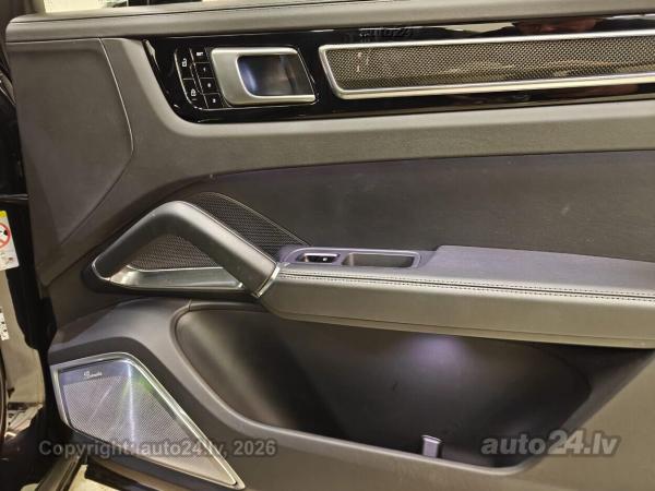 Melns Porsche Cayenne 2019 Tallina, ar dzinēja tilpumu 4.00 L un nobraukumu 125 tūkst. km par 84990 €, foto 11 vietnē AUTOMOTO.COM.LV