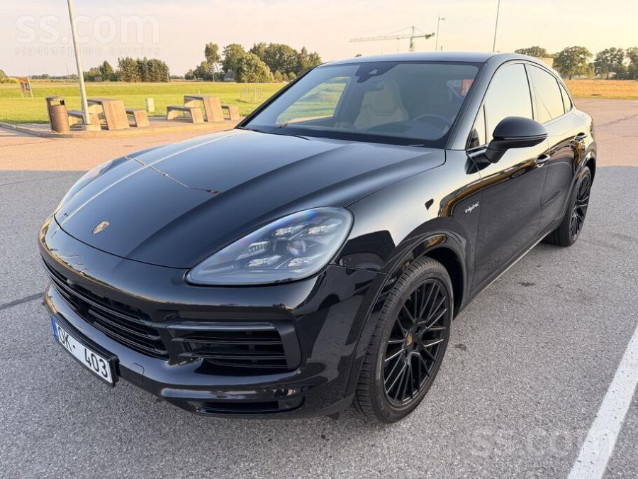 Black Porsche Cayenne 2020 in Riga, with an engine capacity of 3.00 L and mileage of 99 thousand km for 65500 €, photo 1 on AUTOMOTO.COM.LV