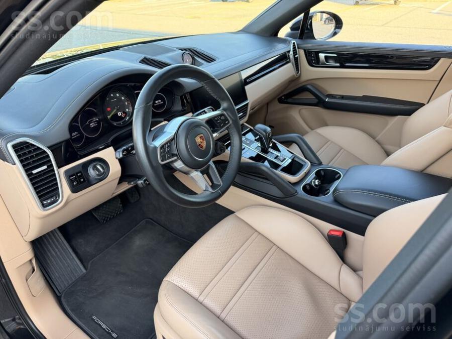 Black Porsche Cayenne 2020 in Riga, with an engine capacity of 3.00 L and mileage of 99 thousand km for 65500 €, photo 6 on AUTOMOTO.COM.LV