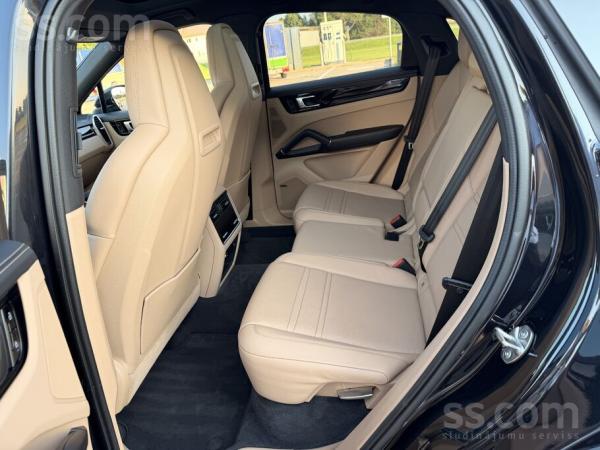 Melns Porsche Cayenne 2020 Rīga, ar dzinēja tilpumu 3.00 L un nobraukumu 99 tūkst. km par 65500 €, foto 6 vietnē AUTOMOTO.COM.LV