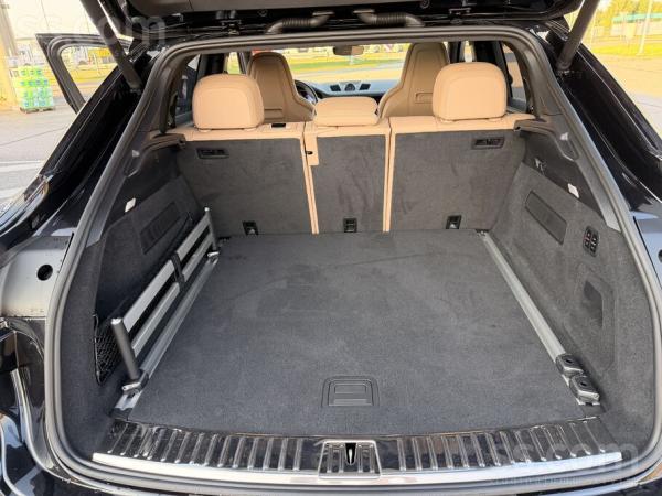 Melns Porsche Cayenne 2020 Rīga, ar dzinēja tilpumu 3.00 L un nobraukumu 99 tūkst. km par 65500 €, foto 7 vietnē AUTOMOTO.COM.LV