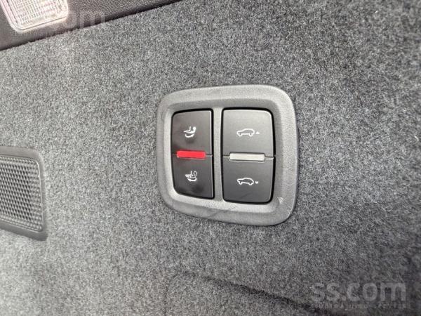 Melns Porsche Cayenne 2020 Rīga, ar dzinēja tilpumu 3.00 L un nobraukumu 99 tūkst. km par 65500 €, foto 9 vietnē AUTOMOTO.COM.LV