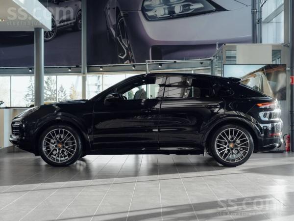 Black Porsche Cayenne 2021 in Riga, with an engine capacity of 2.90 L and mileage of 34 thousand km for 33000 €, photo 2 on AUTOMOTO.COM.LV