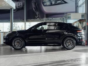 Black Porsche Cayenne 2021 in Riga, with an engine capacity of 2.90 L and mileage of 34 thousand km for 33000 €, photo 2 on AUTOMOTO.COM.LV