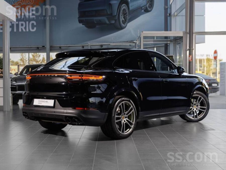 Black Porsche Cayenne 2022 in Riga, with an engine capacity of 3.00 L and mileage of 107 thousand km for 57900 €, photo 4 on AUTOMOTO.COM.LV