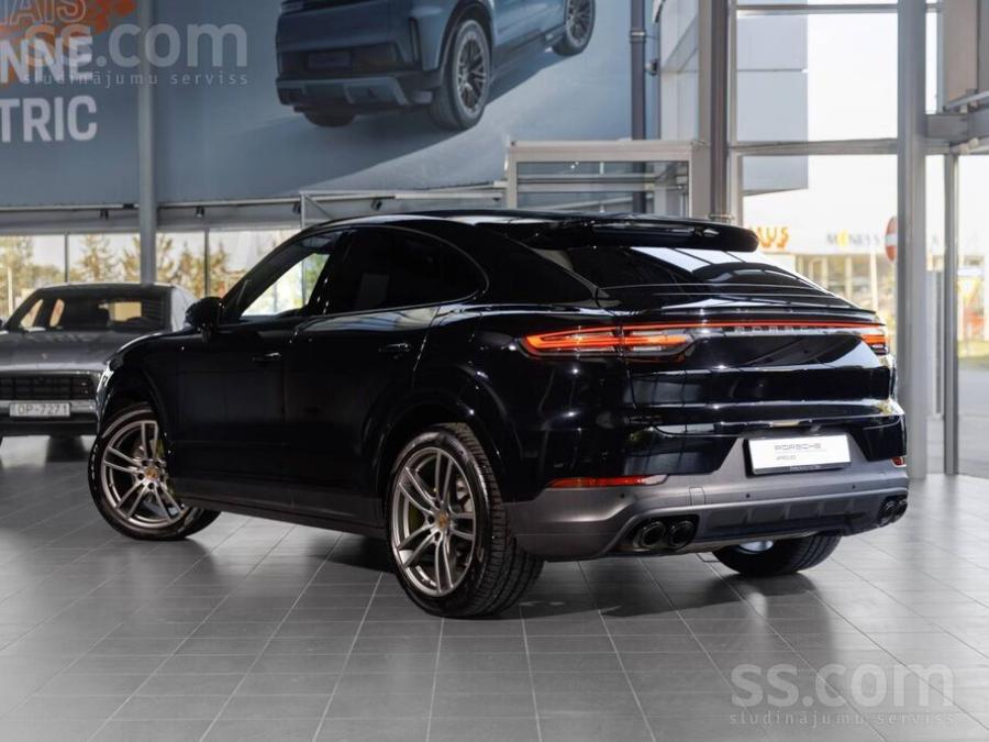 Black Porsche Cayenne 2022 in Riga, with an engine capacity of 3.00 L and mileage of 107 thousand km for 57900 €, photo 11 on AUTOMOTO.COM.LV