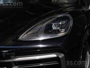 Black Porsche Cayenne 2022 in Riga, with an engine capacity of 3.00 L and mileage of 107 thousand km for 57900 €, photo 15 on AUTOMOTO.COM.LV