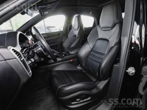 Black Porsche Cayenne 2022 in Riga, with an engine capacity of 3.00 L and mileage of 107 thousand km for 57900 €, photo 20 on AUTOMOTO.COM.LV