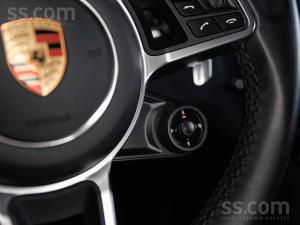 Black Porsche Cayenne 2022 in Riga, with an engine capacity of 3.00 L and mileage of 107 thousand km for 57900 €, photo 34 on AUTOMOTO.COM.LV