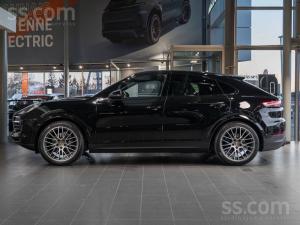 Melns Porsche Cayenne 2023 Rīga, ar dzinēja tilpumu 3.00 L un nobraukumu 45 tūkst. km par 69900 €, foto 3 vietnē AUTOMOTO.COM.LV