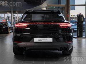 Melns Porsche Cayenne 2023 Rīga, ar dzinēja tilpumu 3.00 L un nobraukumu 45 tūkst. km par 69900 €, foto 7 vietnē AUTOMOTO.COM.LV