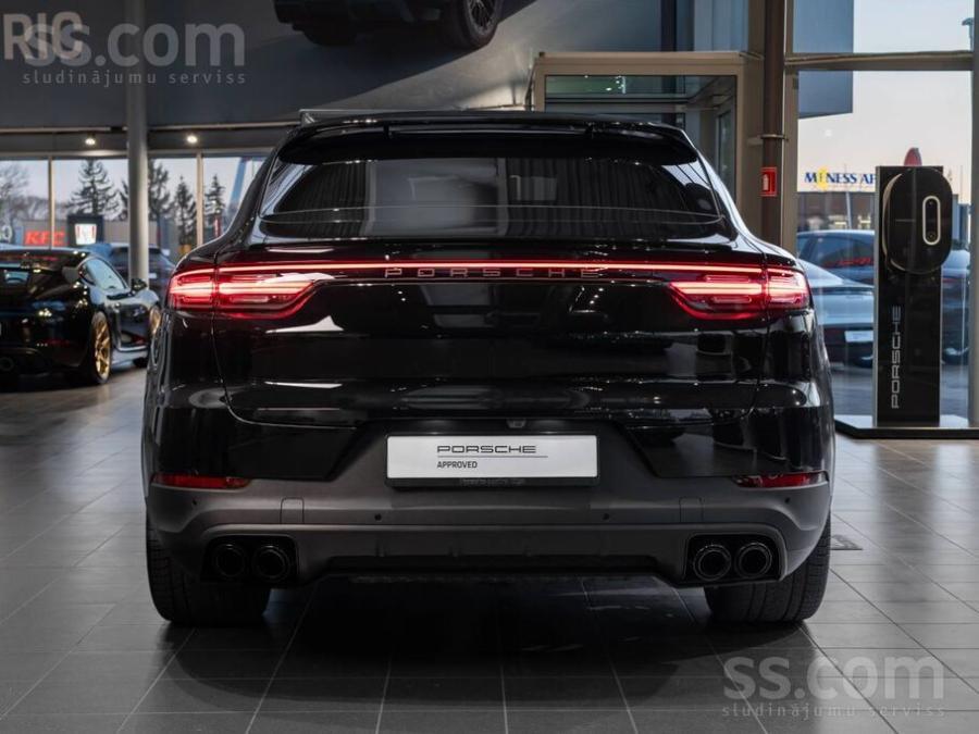 Melns Porsche Cayenne 2023 Rīga, ar dzinēja tilpumu 3.00 L un nobraukumu 45 tūkst. km par 69900 €, foto 7 vietnē AUTOMOTO.COM.LV