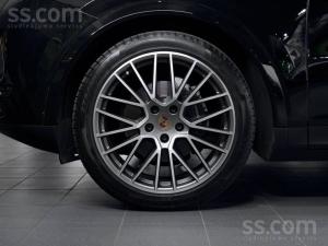 Melns Porsche Cayenne 2023 Rīga, ar dzinēja tilpumu 3.00 L un nobraukumu 45 tūkst. km par 69900 €, foto 12 vietnē AUTOMOTO.COM.LV