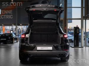Melns Porsche Cayenne 2023 Rīga, ar dzinēja tilpumu 3.00 L un nobraukumu 45 tūkst. km par 69900 €, foto 13 vietnē AUTOMOTO.COM.LV