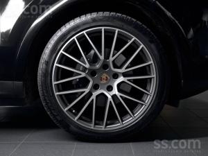 Melns Porsche Cayenne 2023 Rīga, ar dzinēja tilpumu 3.00 L un nobraukumu 45 tūkst. km par 69900 €, foto 17 vietnē AUTOMOTO.COM.LV