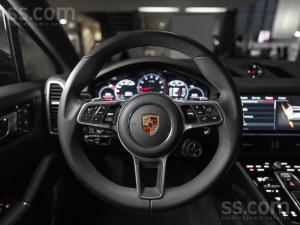Melns Porsche Cayenne 2023 Rīga, ar dzinēja tilpumu 3.00 L un nobraukumu 45 tūkst. km par 69900 €, foto 33 vietnē AUTOMOTO.COM.LV