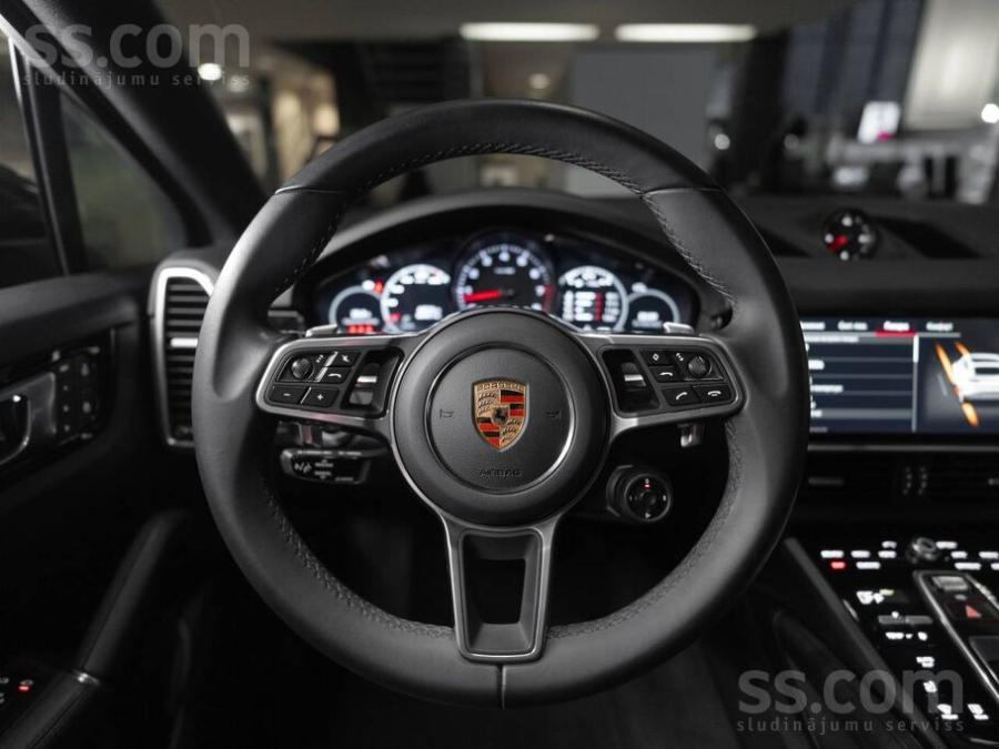 Melns Porsche Cayenne 2023 Rīga, ar dzinēja tilpumu 3.00 L un nobraukumu 45 tūkst. km par 69900 €, foto 33 vietnē AUTOMOTO.COM.LV