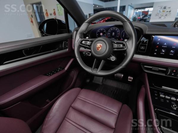 Black Porsche Cayenne 2024 in Riga, with an engine capacity of 4.00 L and mileage of 29 thousand km for 99000 €, photo 6 on AUTOMOTO.COM.LV