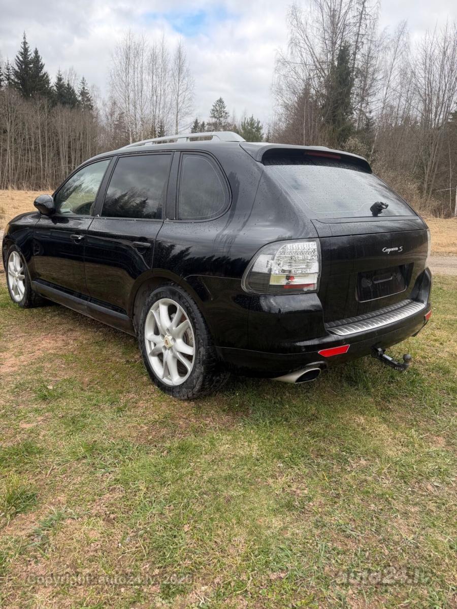 Black Porsche Cayenne 2003 in Tartu, with an engine capacity of 4.50 L and mileage of 230 thousand km for 1500 €, photo 3 on AUTOMOTO.COM.LV