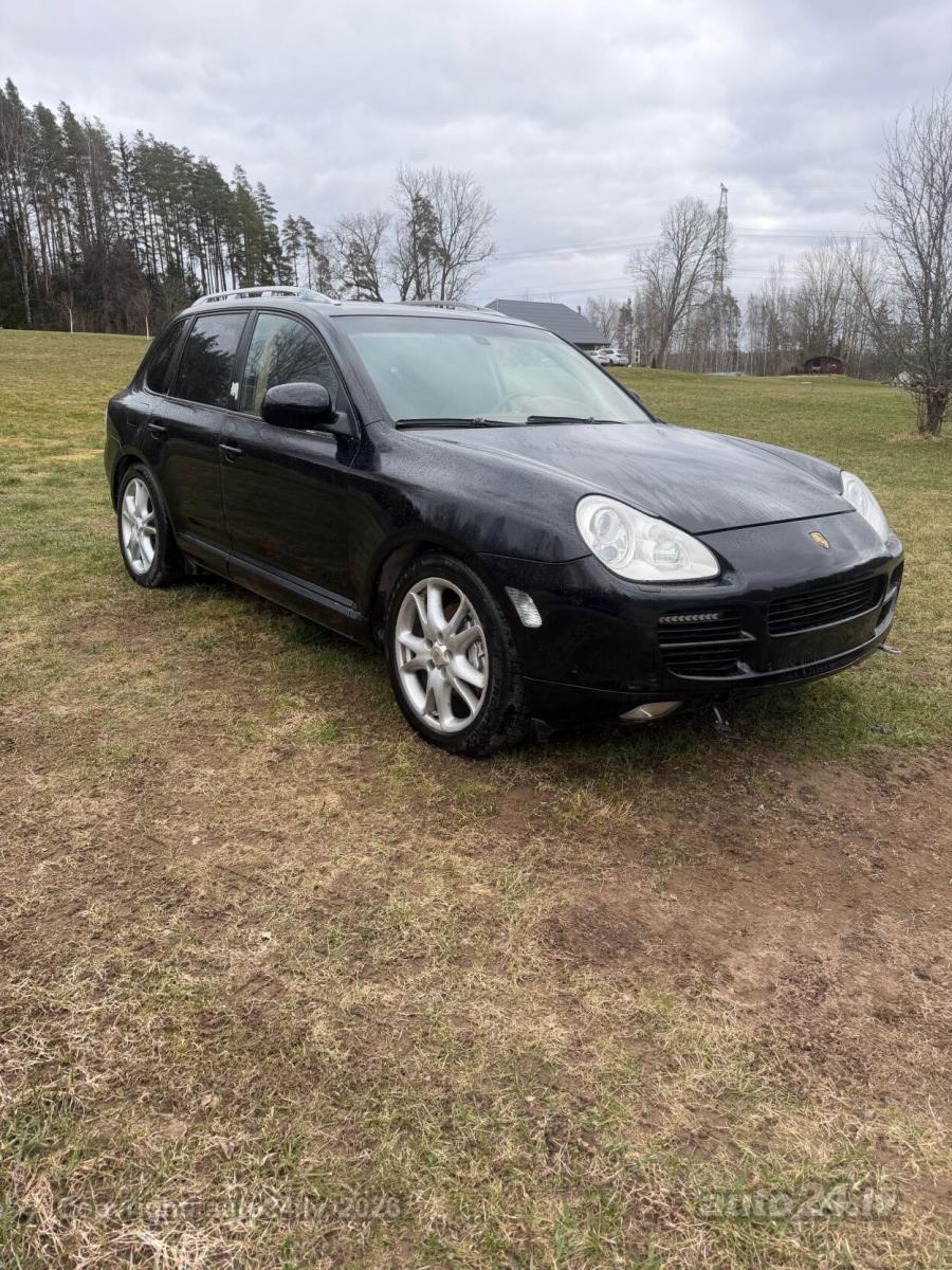 Black Porsche Cayenne 2003 in Tartu, with an engine capacity of 4.50 L and mileage of 230 thousand km for 1500 €, photo 4 on AUTOMOTO.COM.LV
