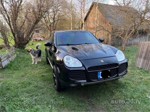 Melns Porsche Cayenne 2003 Rakvere, ar dzinēja tilpumu 4.50 L un nobraukumu 347 tūkst. km par 5999 €, foto 6 vietnē AUTOMOTO.COM.LV