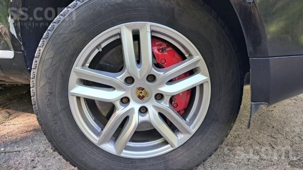 Melns Porsche Cayenne 2003 Jelgava, ar dzinēja tilpumu 4.50 L un nobraukumu 275 tūkst. km par 3000 €, foto 10 vietnē AUTOMOTO.COM.LV