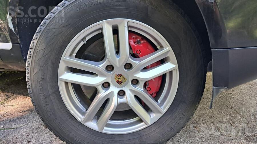 Melns Porsche Cayenne 2003 Jelgava, ar dzinēja tilpumu 4.50 L un nobraukumu 275 tūkst. km par 3000 €, foto 10 vietnē AUTOMOTO.COM.LV