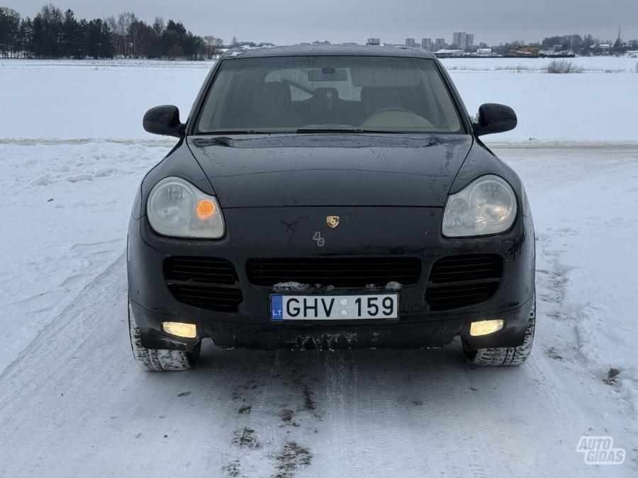 Melns Porsche Cayenne 2004 Šauļi, ar dzinēja tilpumu 3.20 L un nobraukumu 281 tūkst. km par 3300 €, foto 2 vietnē AUTOMOTO.COM.LV