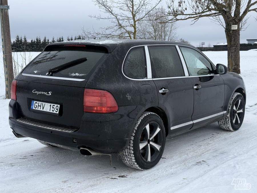 Melns Porsche Cayenne 2004 Šauļi, ar dzinēja tilpumu 3.20 L un nobraukumu 281 tūkst. km par 3300 €, foto 5 vietnē AUTOMOTO.COM.LV