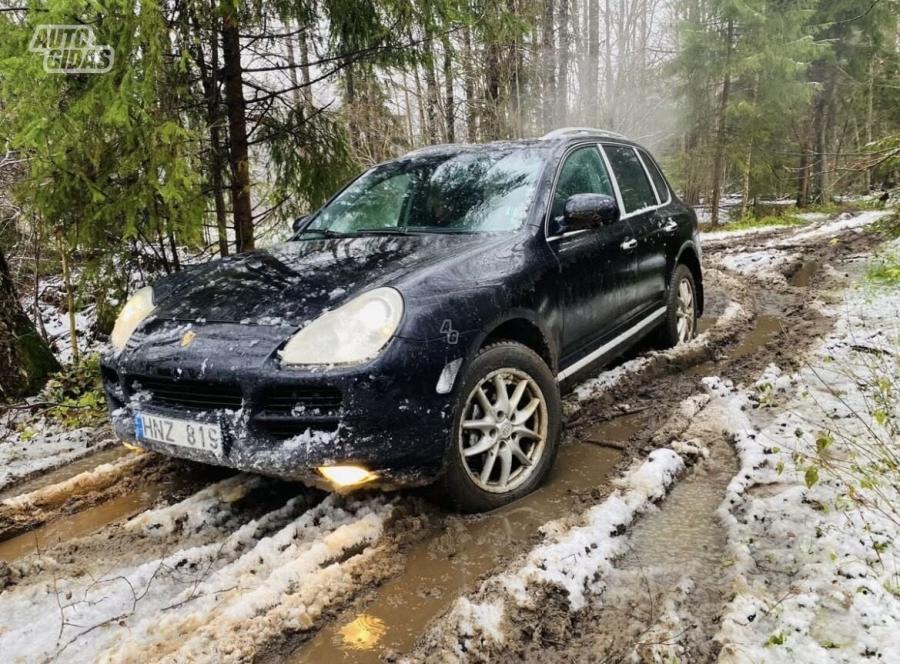 Melns Porsche Cayenne 2004 Klaipėda, ar dzinēja tilpumu 4.50 L un nobraukumu 340 tūkst. km par 4400 €, foto 4 vietnē AUTOMOTO.COM.LV