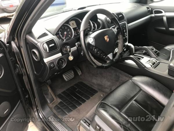 Melns Porsche Cayenne 2004 Tallina, ar dzinēja tilpumu 0.00 L un nobraukumu 122 tūkst. km par 11500 €, foto 5 vietnē AUTOMOTO.COM.LV