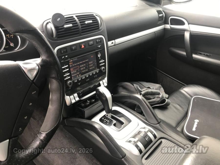Melns Porsche Cayenne 2004 Tallina, ar dzinēja tilpumu 0.00 L un nobraukumu 122 tūkst. km par 11500 €, foto 9 vietnē AUTOMOTO.COM.LV