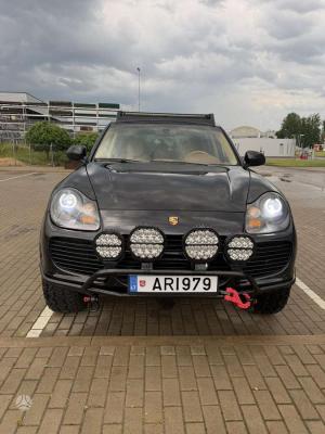 Melns Porsche Cayenne 2004 Kauņa, ar dzinēja tilpumu 4.51 L un nobraukumu 227 tūkst. km par 25000 €, foto 3 vietnē AUTOMOTO.COM.LV
