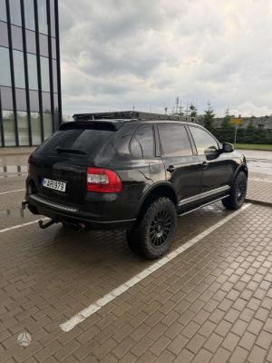 Melns Porsche Cayenne 2004 Kauņa, ar dzinēja tilpumu 4.51 L un nobraukumu 227 tūkst. km par 25000 €, foto 6 vietnē AUTOMOTO.COM.LV