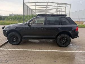 Melns Porsche Cayenne 2004 Kauņa, ar dzinēja tilpumu 4.51 L un nobraukumu 227 tūkst. km par 25000 €, foto 9 vietnē AUTOMOTO.COM.LV