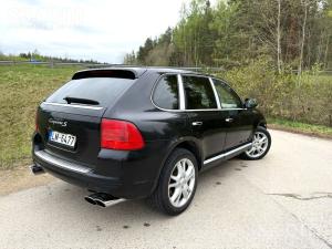 Black Porsche Cayenne 2004 in Jekabpils, with an engine capacity of 4.50 L and mileage of 336 thousand km for 4475 €, photo 4 on AUTOMOTO.COM.LV