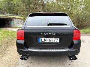 Black Porsche Cayenne 2004 in Jekabpils, with an engine capacity of 4.50 L and mileage of 336 thousand km for 4475 €, photo 6 on AUTOMOTO.COM.LV