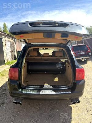 Black Porsche Cayenne 2004 in Jekabpils, with an engine capacity of 4.50 L and mileage of 336 thousand km for 4475 €, photo 12 on AUTOMOTO.COM.LV