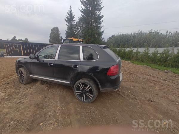 Черный Порше Каен 2004 в Салдус, объемом двигателя 4.50 л и пробегом 328 тыс. км за 2500 €, фото 3 на AUTOMOTO.COM.LV