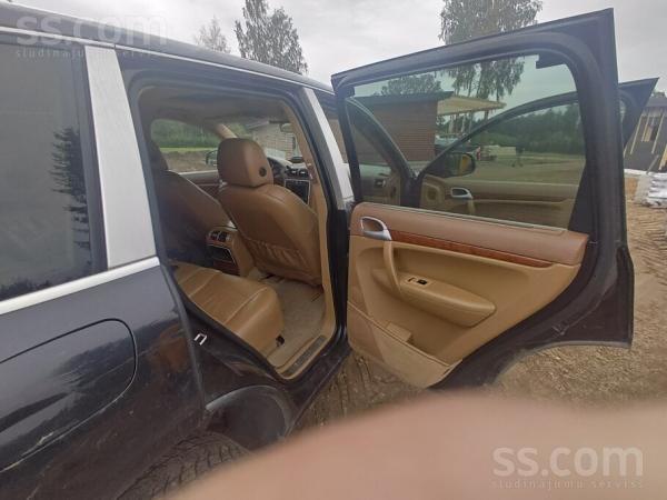 Черный Порше Каен 2004 в Салдус, объемом двигателя 4.50 л и пробегом 328 тыс. км за 2500 €, фото 10 на AUTOMOTO.COM.LV