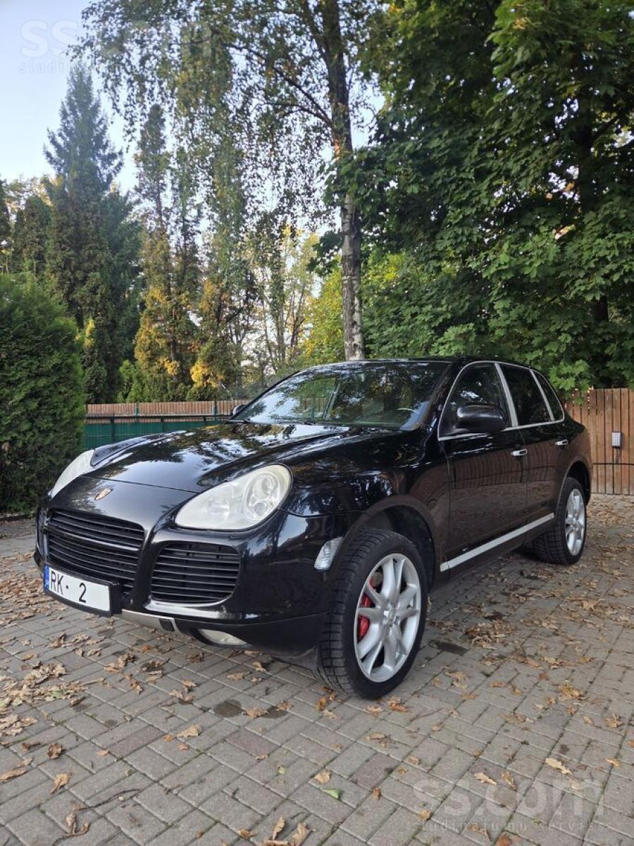 Melns Porsche Cayenne 2004 Rīga, ar dzinēja tilpumu 4.50 L un nobraukumu 256 tūkst. km par 5900 €, foto 1 vietnē AUTOMOTO.COM.LV