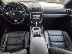 Melns Porsche Cayenne 2004 Rīga, ar dzinēja tilpumu 4.50 L un nobraukumu 256 tūkst. km par 5900 €, foto 8 vietnē AUTOMOTO.COM.LV