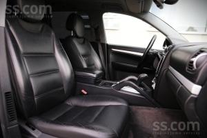 Черный Порше Каен 2004 в Рига, объемом двигателя 4.50 л и пробегом 274 тыс. км за 2995 €, фото 13 на AUTOMOTO.COM.LV